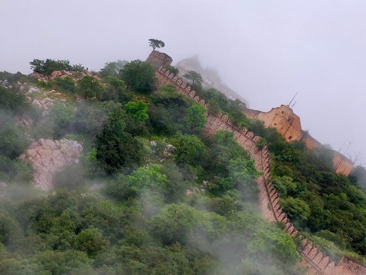 Such a color of the beauty of the waning monsoon has not been seen ...