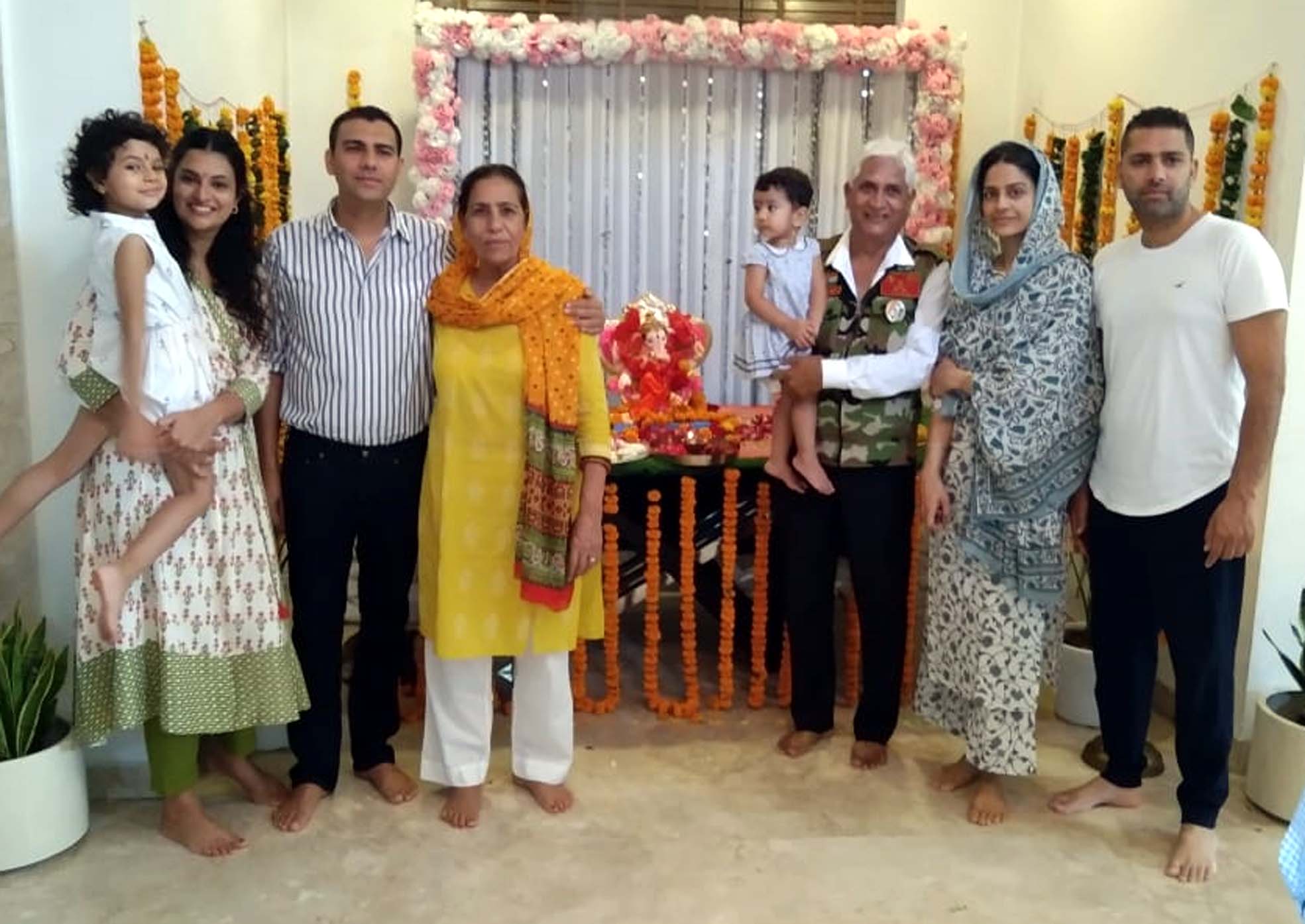 Former Miss India Siyali Bhagat celebrated Ganeshotsav with family ...