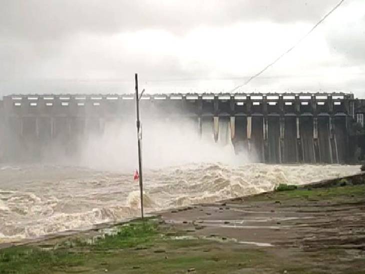 The water level of Bargi Dam reached 421.80 meters, 1162 per cubic ...