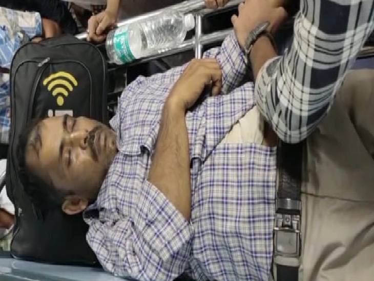 death of a passenger travelling in pushpak train in lalitpur | पुष्पक ...