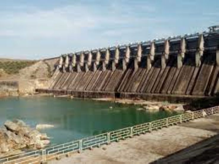 At 6 in the morning, the water level of the dam at 280 meters, only one ...