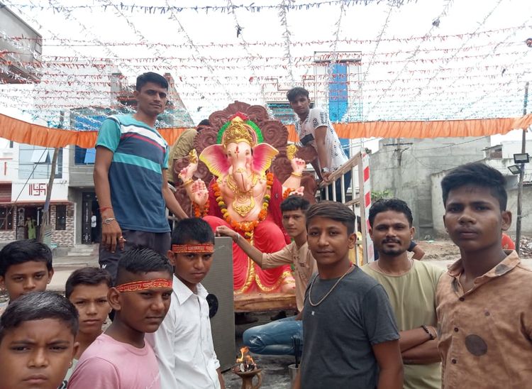 See the enthusiasm of Ganesh idol immersion in the photo in Pali