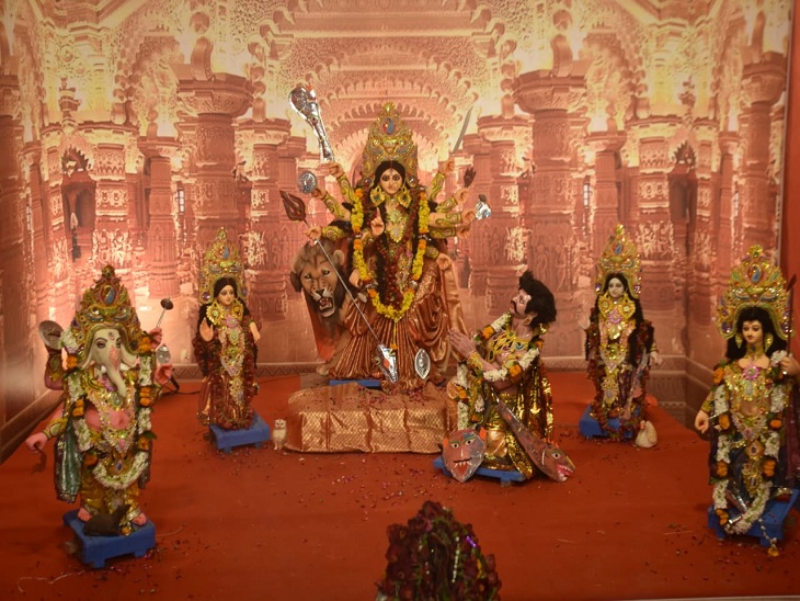 Navratri celebrations in Varanasi at its peak, devotees thronging the ...