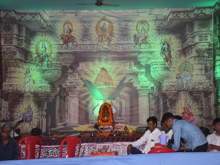 Navratri celebrations in Varanasi at its peak, devotees thronging the ...