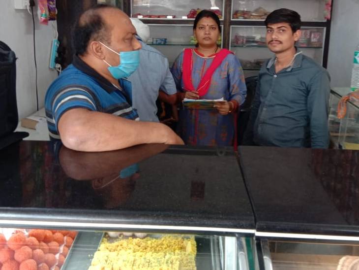 Instructions to show the expiry date of sweets, otherwise action will ...