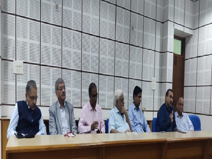 Hero of Batla House Encounter Former IPS Colonel Singh spoke in IIT ...