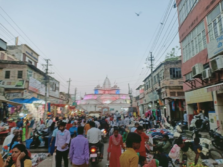 Alwar city market will be seen like this in the night, till late ...