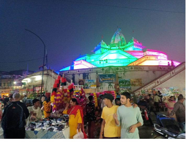 Alwar city market will be seen like this in the night, till late ...