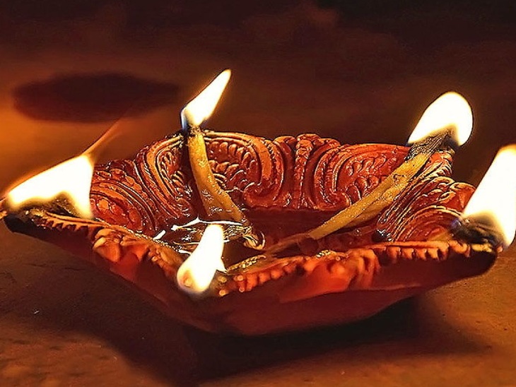 Roop Chaturdashi today is the festival of lamp donation and medicine ...