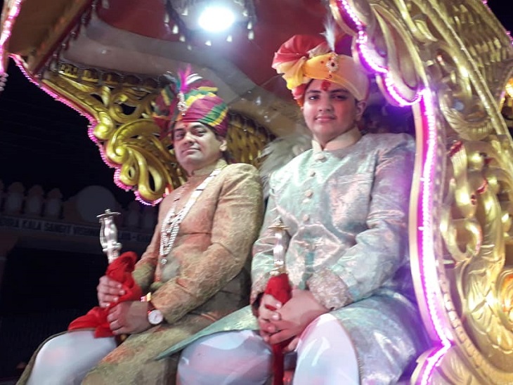 Personal life of Khairagarh Raja MLA Devvrat Singh Devvrat Singh passed away | देवव्रत बाबा की ...