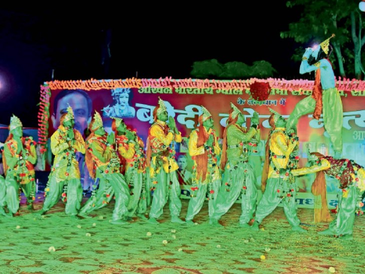 9 troupes gave Baredi folk dance performance for 5 hours, no one lost ...