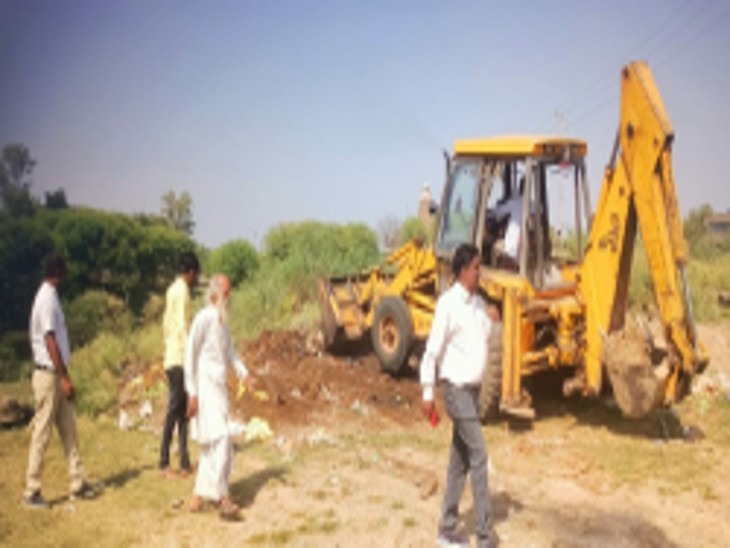 Cleaning work started at Ganga Ghat of Ajnar river, park will be built ...