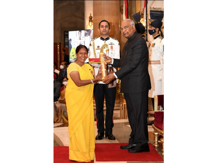 Usha Choumar The scene of scavenging comes in front of the eyes, so ...