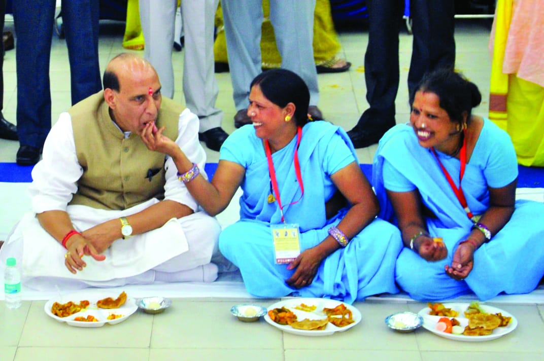 Usha Choumar The scene of scavenging comes in front of the eyes, so ...