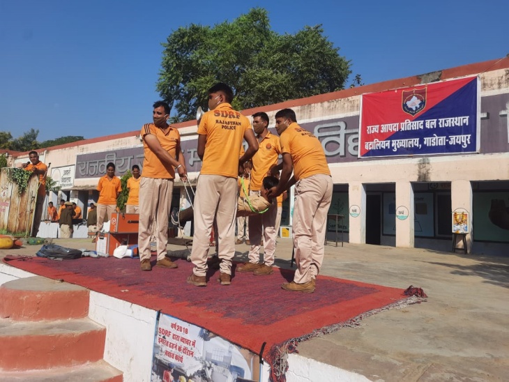 SDRF team taught to extinguish fire in LPG cylinder, also informed ...