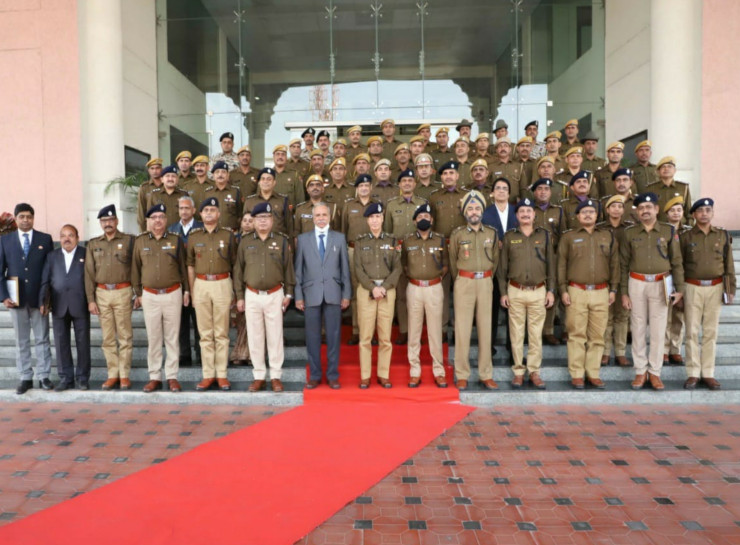 66 police officers and employee honoured by DGP disk In PHQ, DGP ML ...