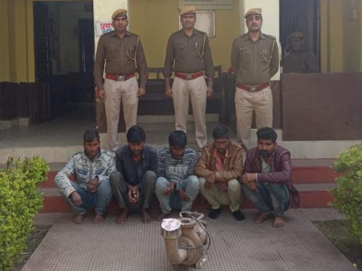 5 members of the motor pump thief gang arrested, when they came to ...