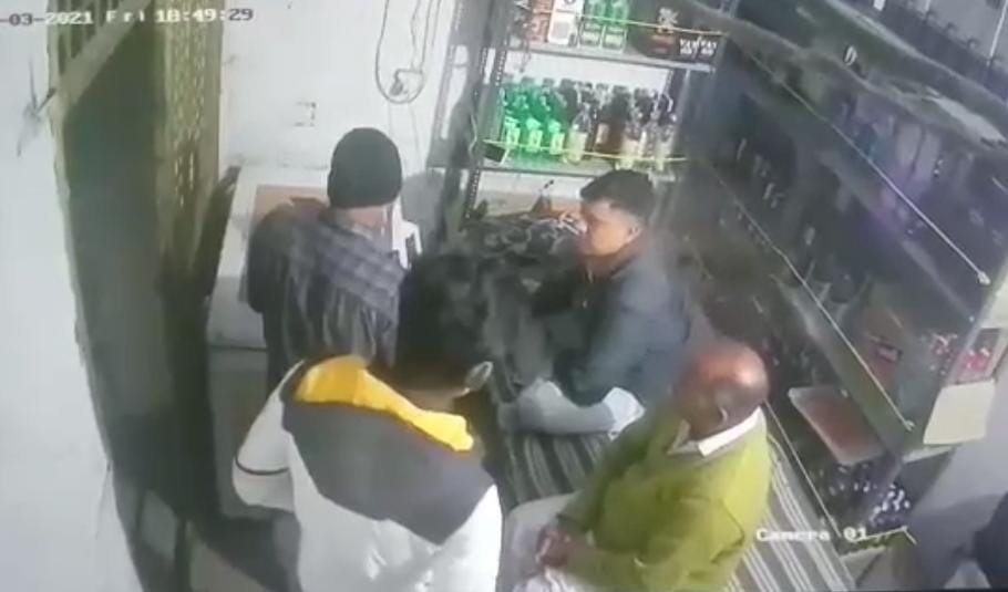 Three miscreants came wearing masks, took six thousand cash, one liquor ...