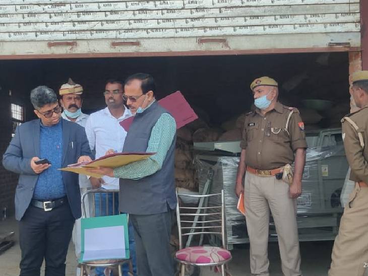 शहीद रामचन्द्र विद्यार्थी स्मृति स्थल पर पहुंचे CDO, निर्माण कार्यों ...