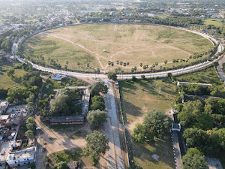 Indoor and outdoor stadiums have not been built yet in Dhonga Ground ...