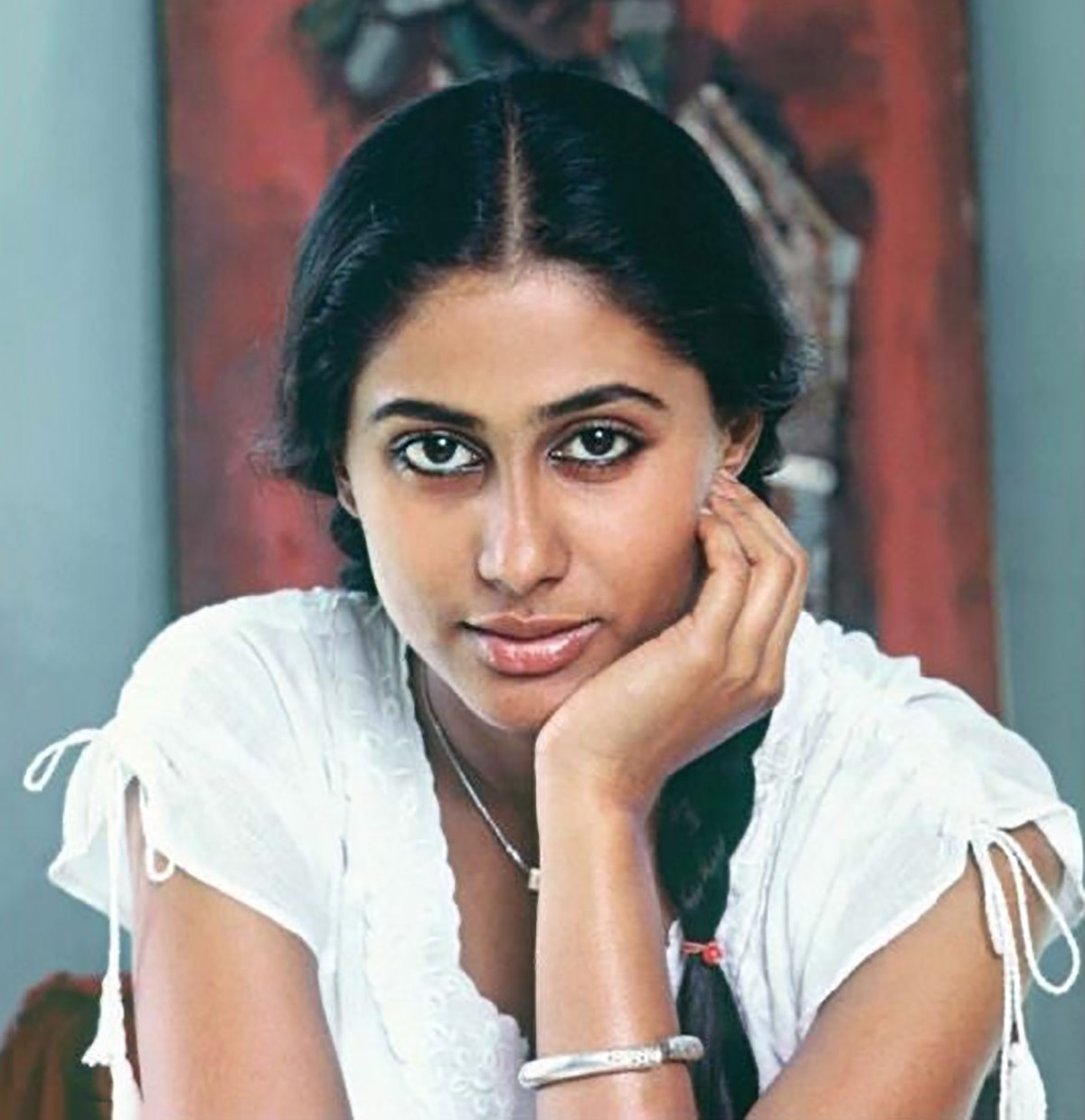 Smita Patil cried overnight after giving a romantic scene with Amitabh ...