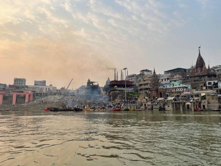 Temperature rises to 7°C in Varanasi, pollution rises by 46 points; AQI ...
