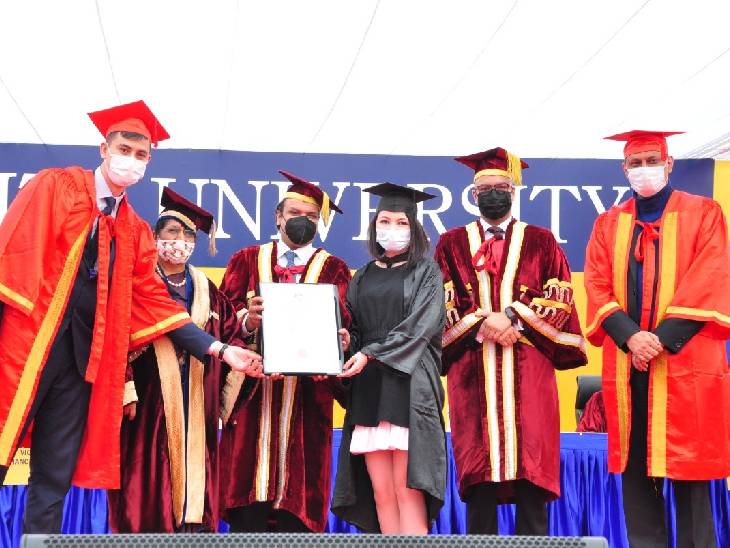 Convocation ceremony at Amity University, Noida: Degree awarded to 9469 ...