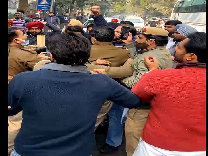 Raja Waring reached the Chief Minister's house and Stage Dharna, said ...