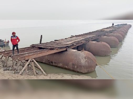 Work going on on war footing at Bhatti Ghat, construction of Pipa ...