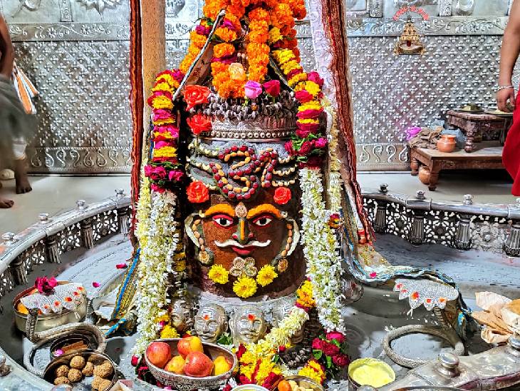 Made Tripund Tilak and Om with cannabis on the head, Mahakal was ...