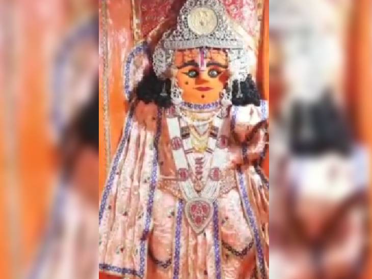 State Energy Minister Pradyuman Singh Tomar visited Dandraua Hanuman on ...