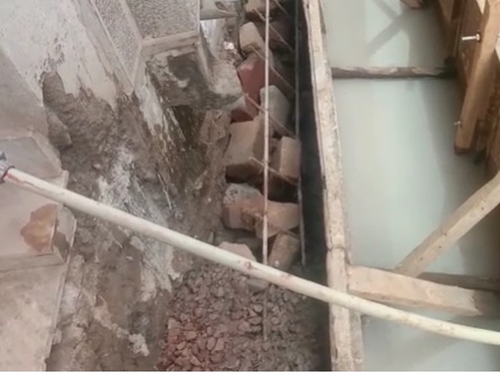 The contractor was using the ballast and bricks that came out of the ...