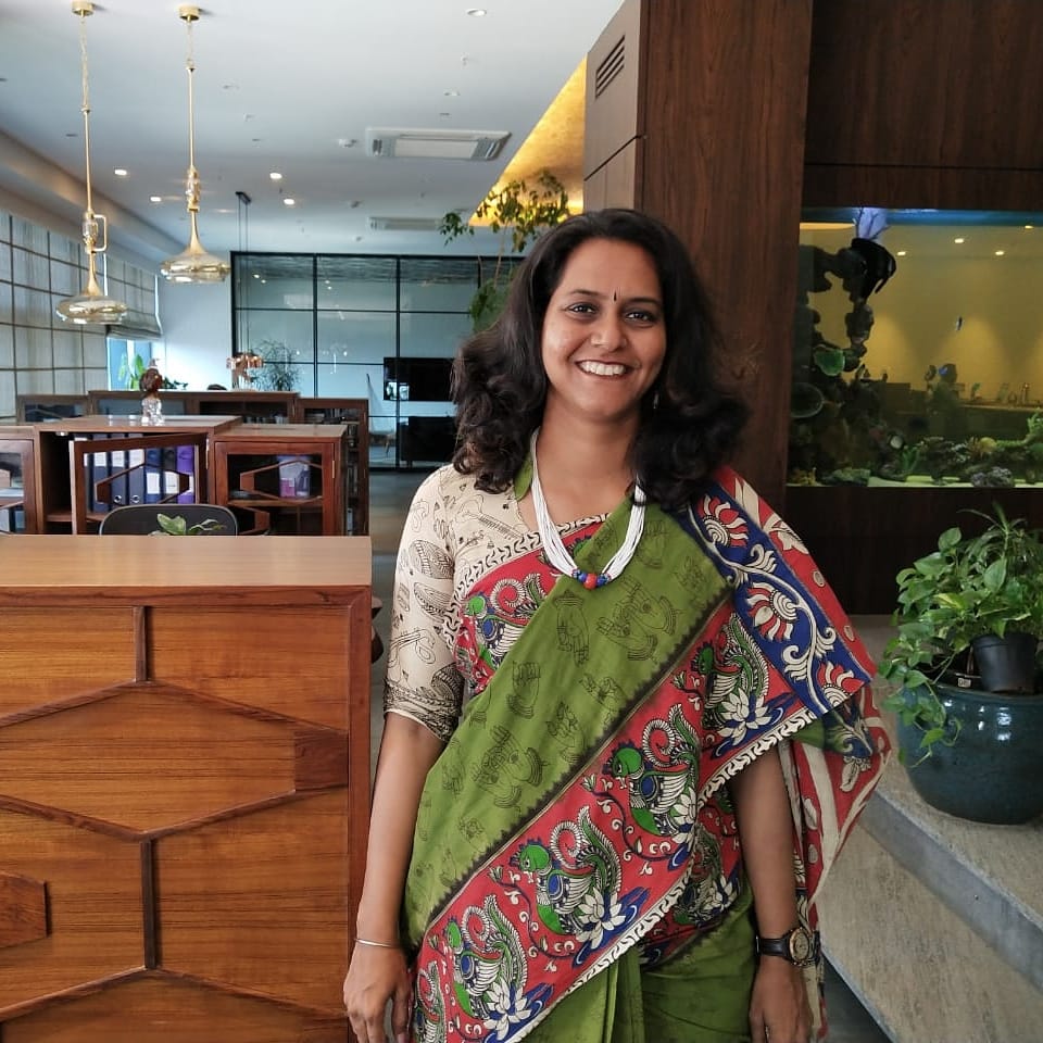 Vidya Venkatesh left a month of lakhs of rupees and went towards the ...