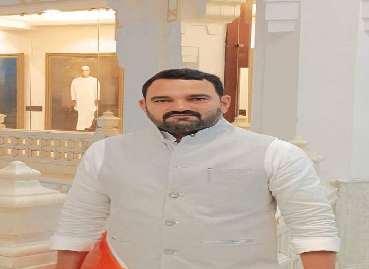 MLA Yogesh Dhama did a road show in the joy of getting a ticket in ...
