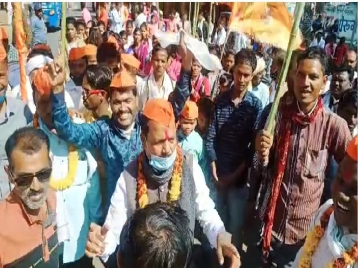 Visited Bahiram Baba after taking out a 15-kilometer foot march, the ...