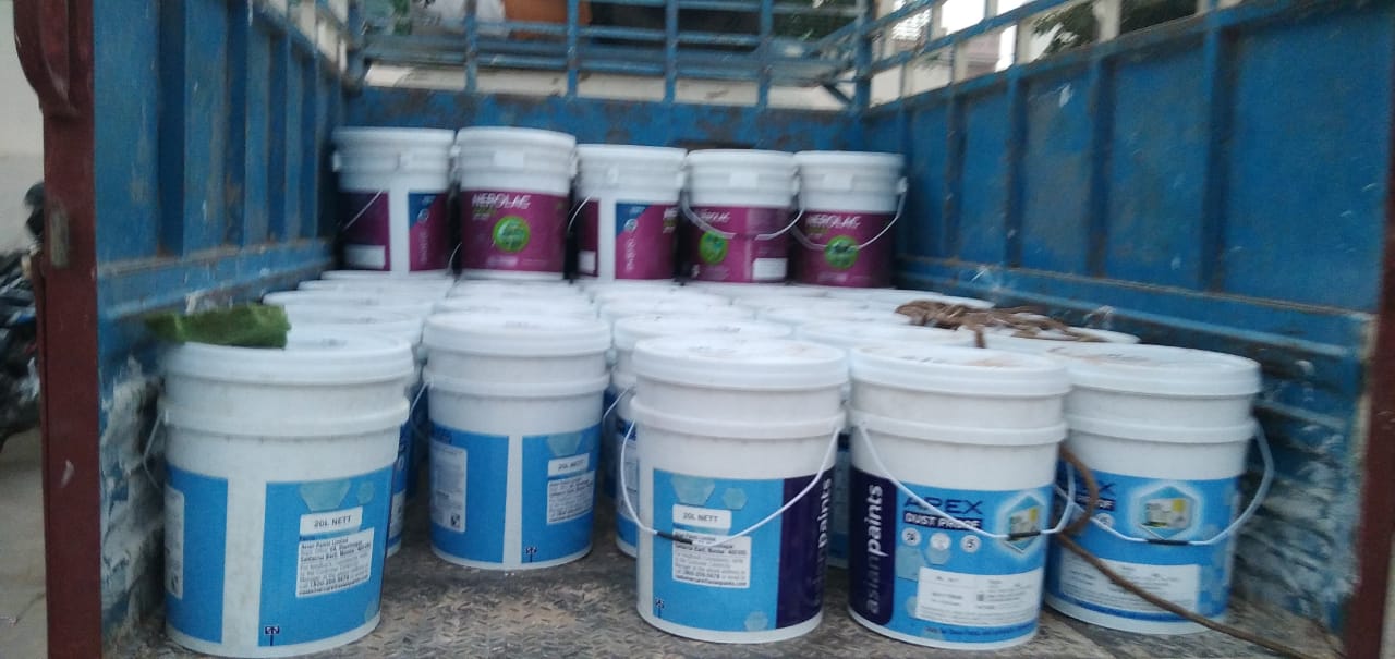 Buying empty buckets from Delhi for Rs 250, selling paint made from ...