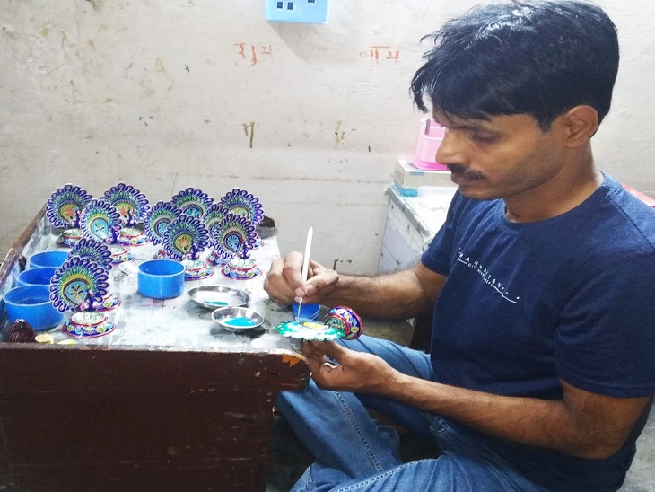 GI tag gives a new identity to the artisans of Pink Meenakari of ...