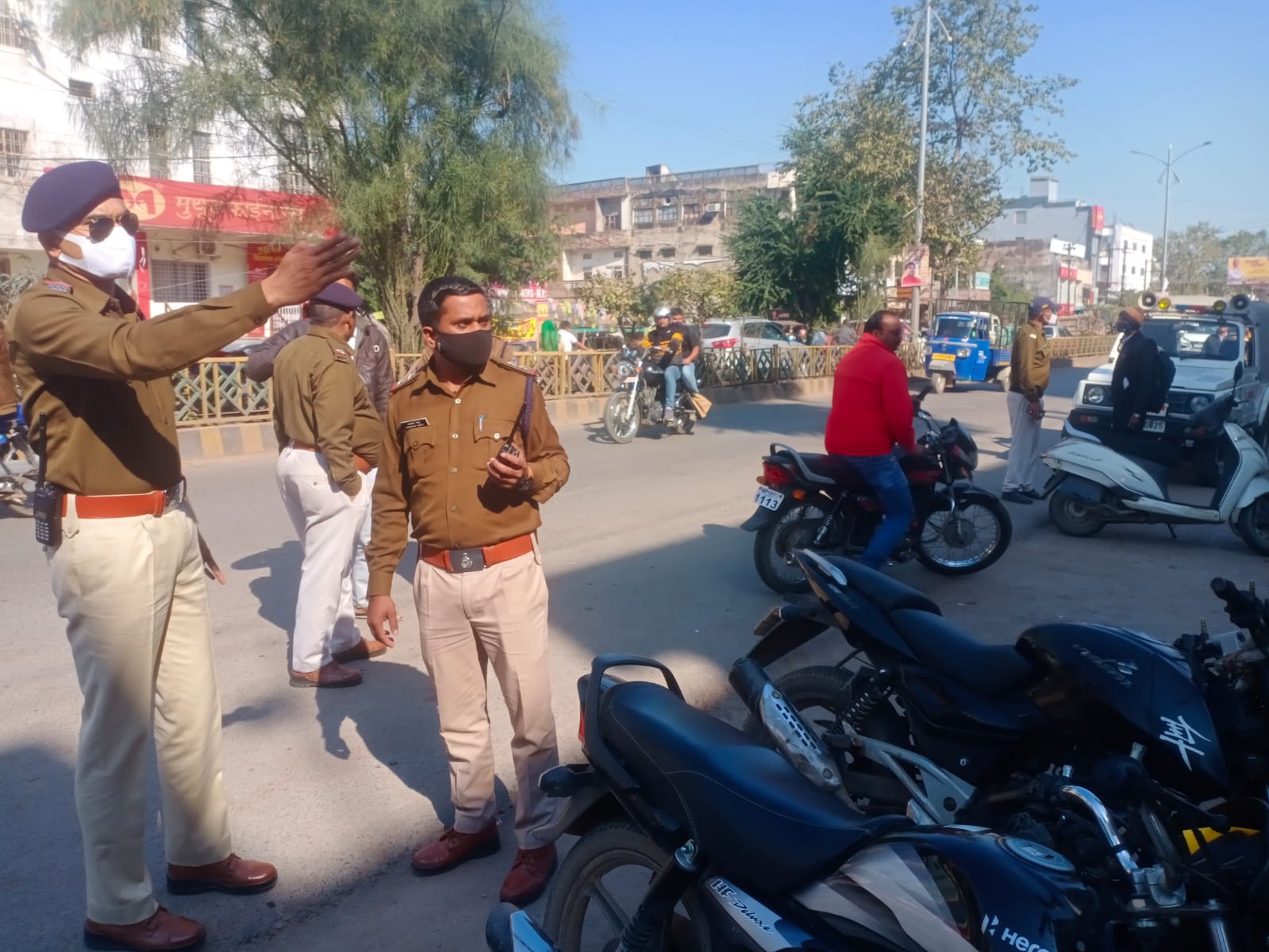 Campaign launched on Rewa road, police picked up vehicles that caused ...