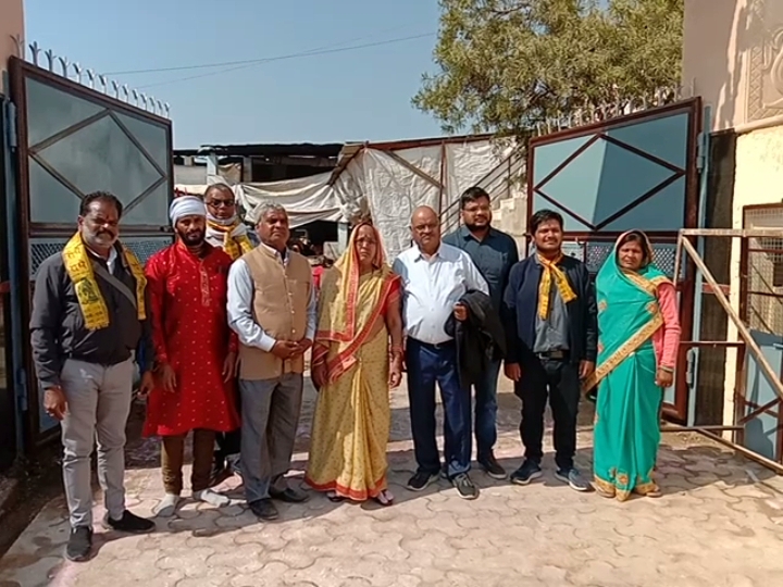 The main gate of Shri Gopal Gaushala Committee was renovated with ...