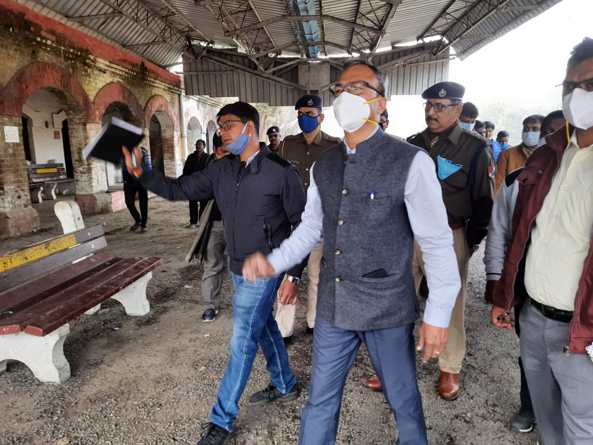 Ramashray Pandey told - Beautification of railway station of Barhaj ...
