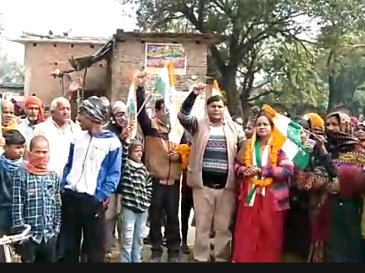 Candidate Poonam Azad assured the people of development by doing public ...