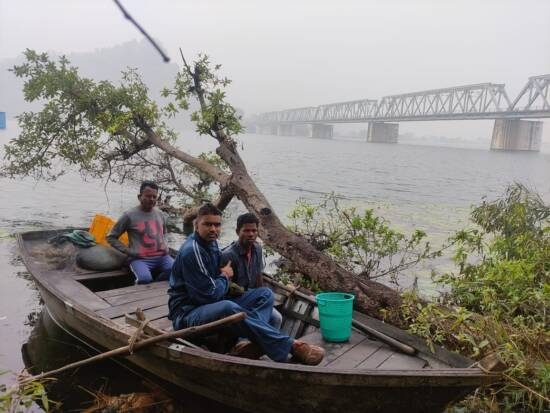 Obra Dam Sonbhadra railway bridge 'Prahlad' fallen due to threat of ...
