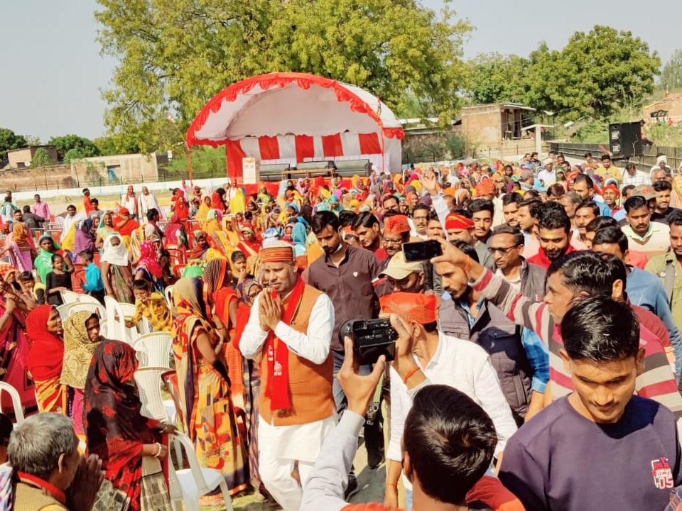 SP candidate said - Unchahar likes development, here SP had done ...