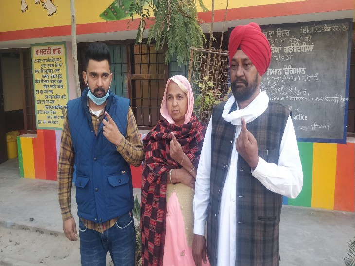 Badal cast his vote with family; Sukhbir said at the camp, the code of ...
