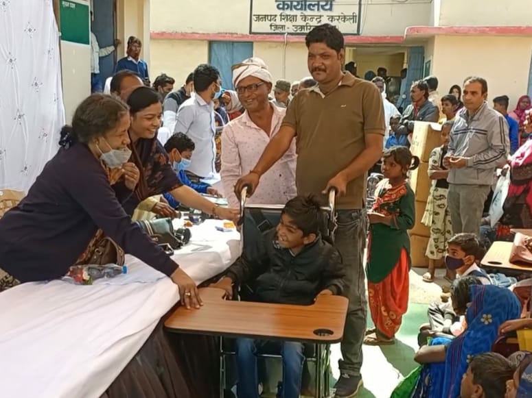 Divyang camp organized in Umaria block Kareli, equipment distributed to ...
