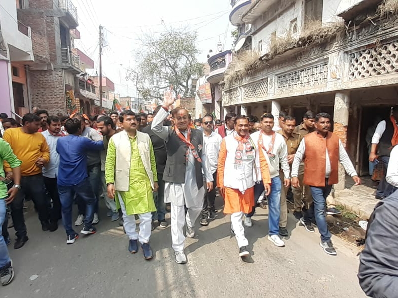 Former Union Minister and BJP candidate of Amethi seat, Dr. Sanjay ...