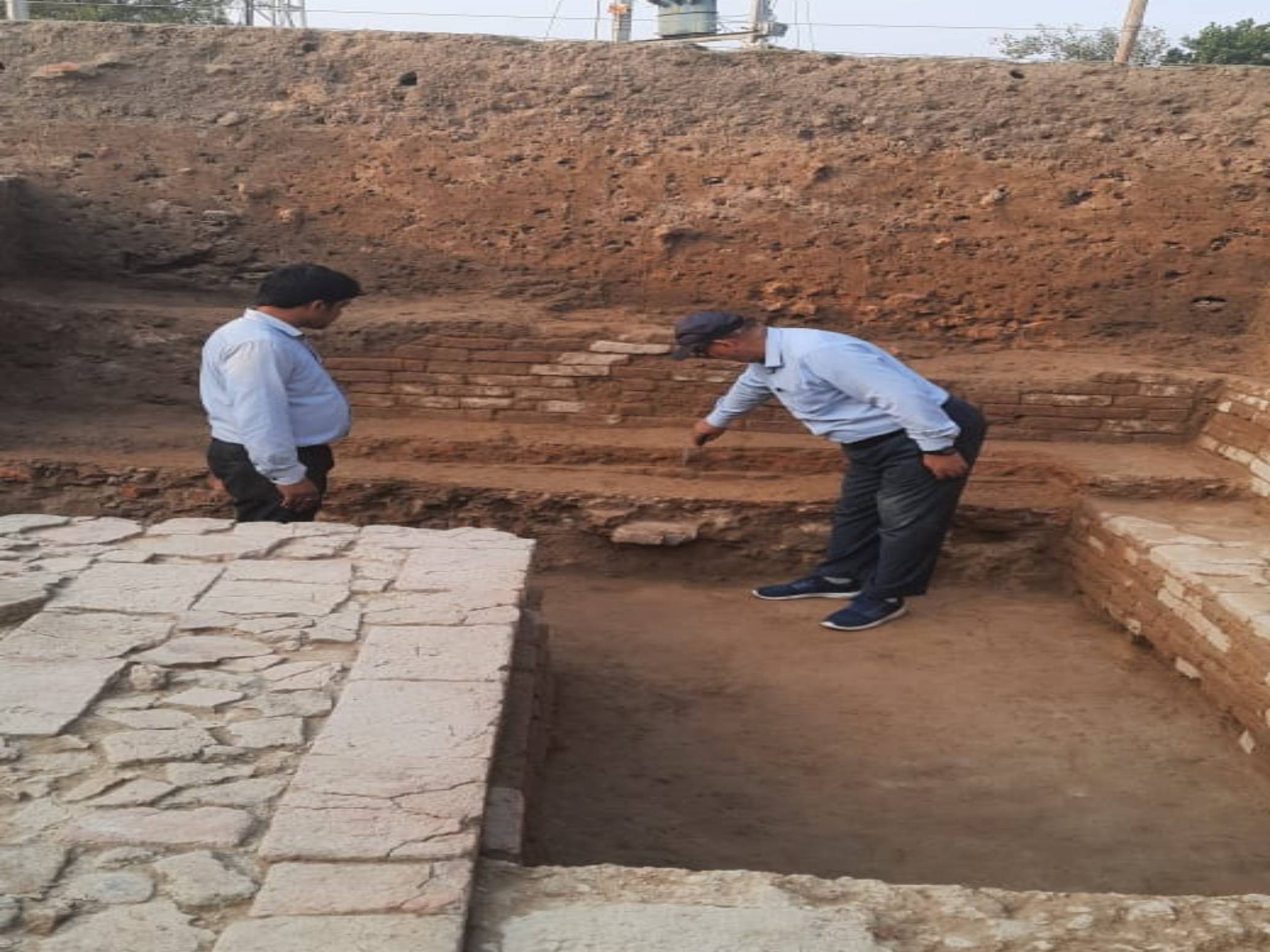 Archaeologists found the original wall of the Kushan period Shiva ...