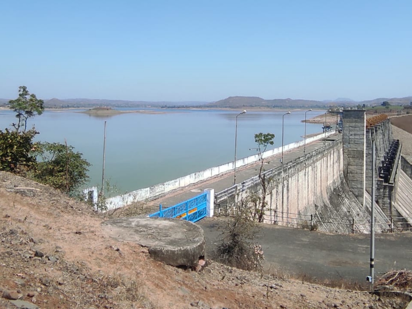 Water in Dhar district's biggest Man Dam irrigation project is full ...