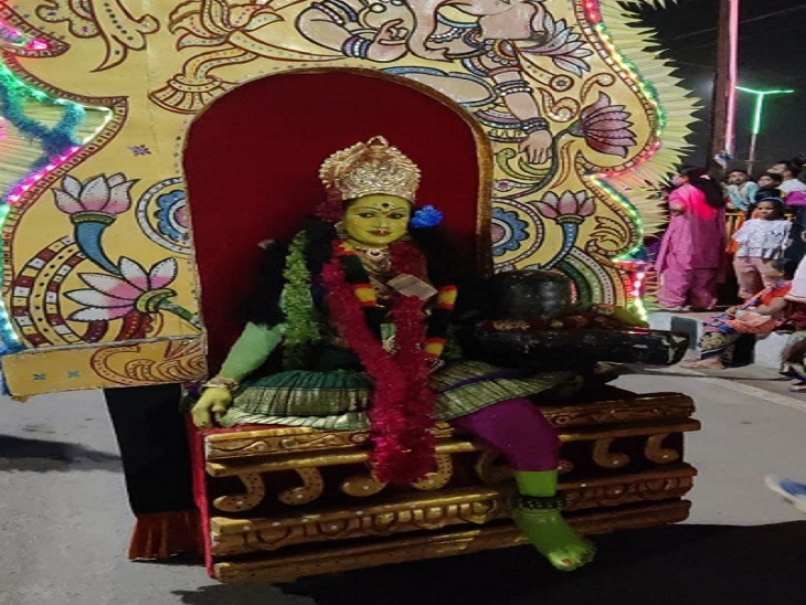 121 tableaux of Bhole Baba's procession in Bhilai Artists from Kerala ...