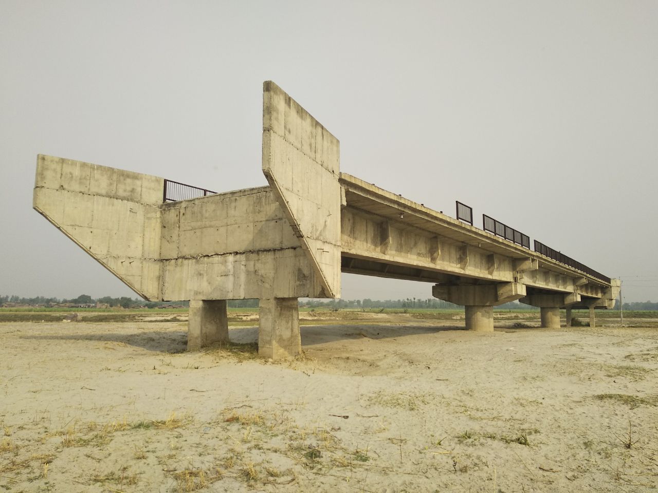 Trouble due to poor bridge in Lakhimpur Kheri ,Showpiece made in the ...